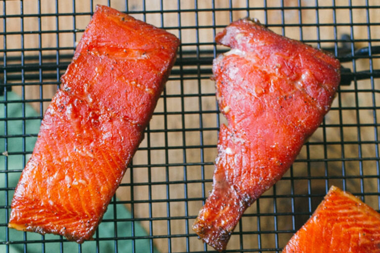 Is warm gerookte zalm rauw?